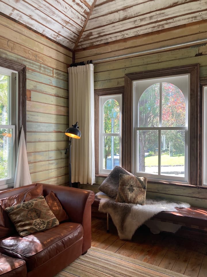 Unique Southern Highlands Cottage - Bowral