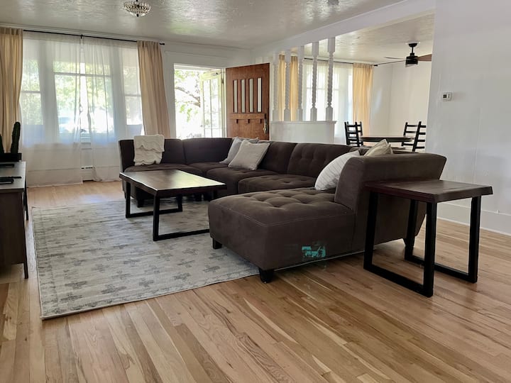 Tree Street Home-central Location - Elko, NV