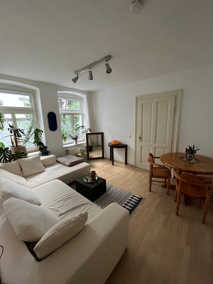 Central 2 Room Apartment - Cologne