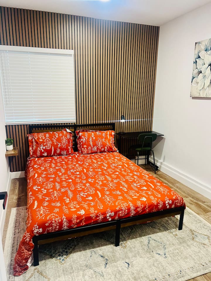 Downtown Retreat, Shared Bath - Livermore, CA