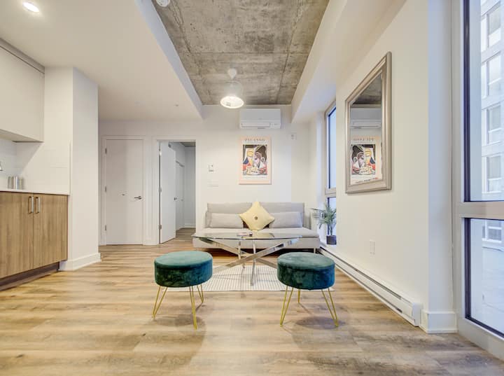 Spacious 1br&private Terrace - Montreal