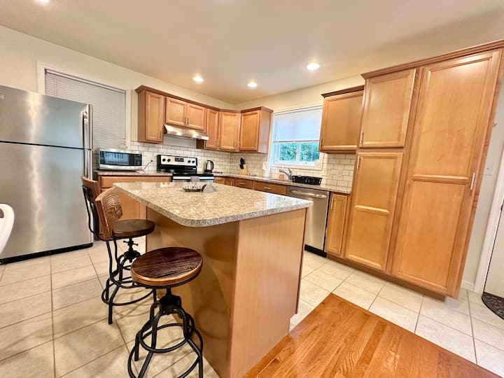 Modern 10 Mins Walk To Geisinger - Flyer, Elysburg