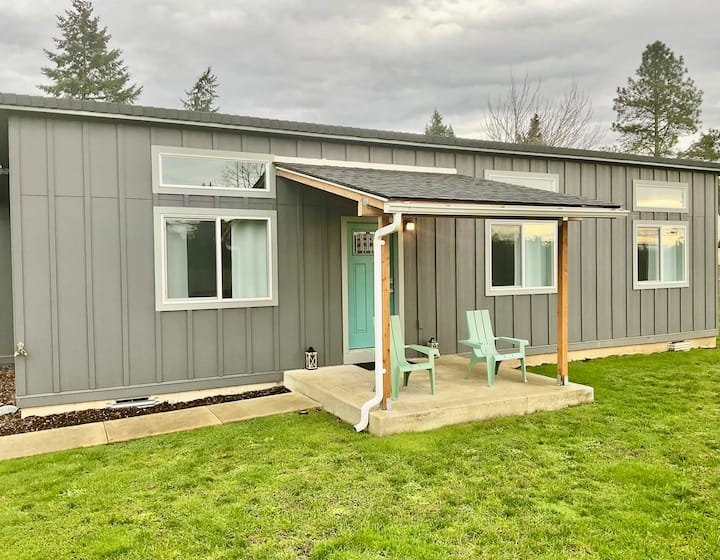 Home On The Hill - Kelso, WA