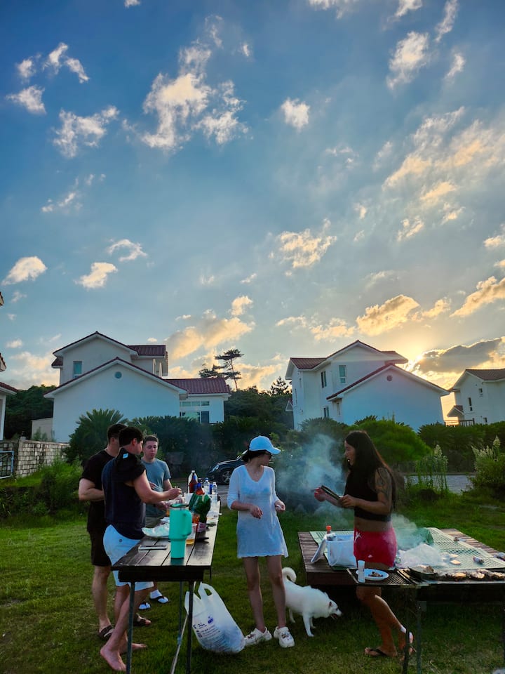 A Big House 4rooms 3toilets In Front Of The Beach - Jeju-si