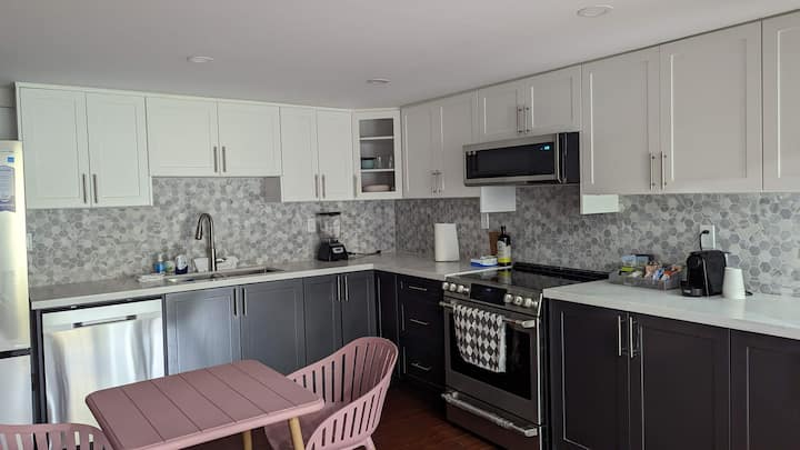Bright Lower Level Apartment - Pickering