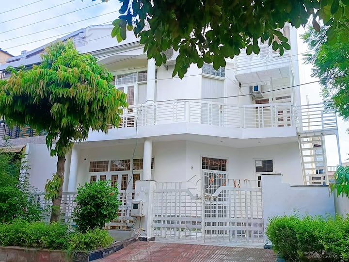 Separate Room 1stfloor #Grih Delight Vrindavan - Vrindavan