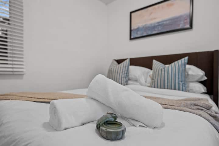 Eclectic 1br Home | Kitchen, Parking & Ac! - Coronado, CA