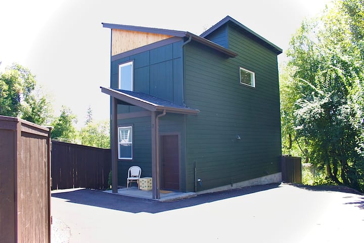 Brand New Modern Home Near Downtown Vancouver - Vancouver, WA