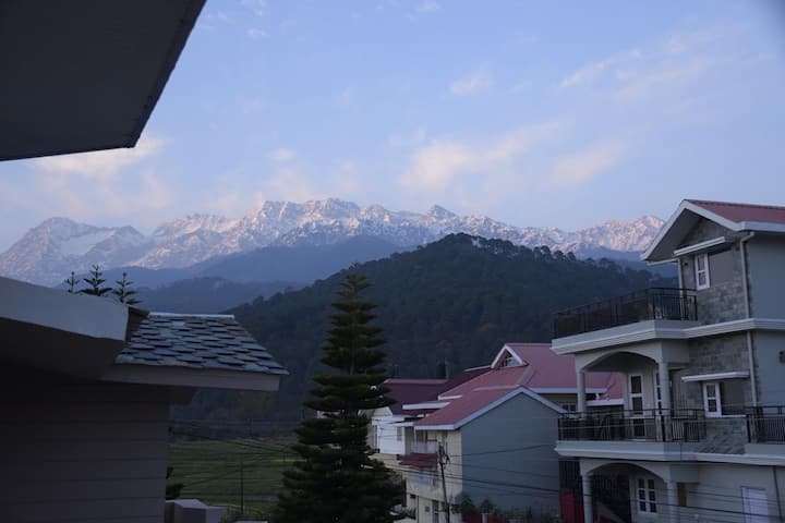 Villa Beside Majestic Snow Peaks - Palampur