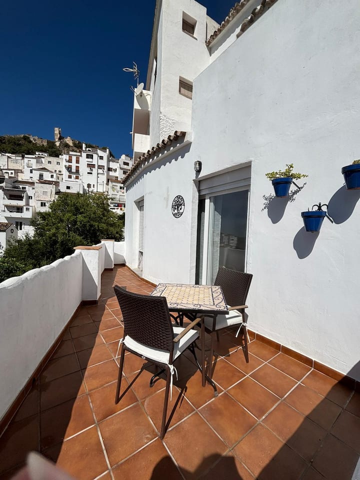 Villa Chorrete, Apartamento Vintage Con Terraza - Casares