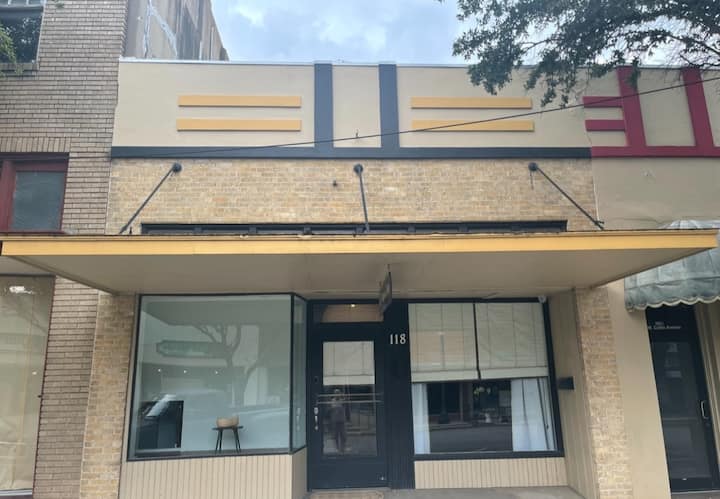 Downtown Hideaway - Corsicana, TX