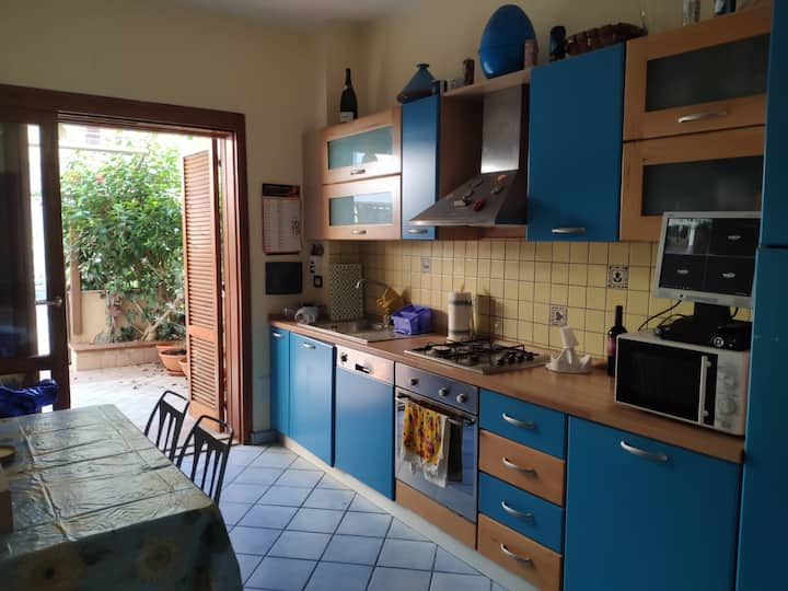 Paola, Casa Vacanze A 300 Mt Dal Mare - Paola