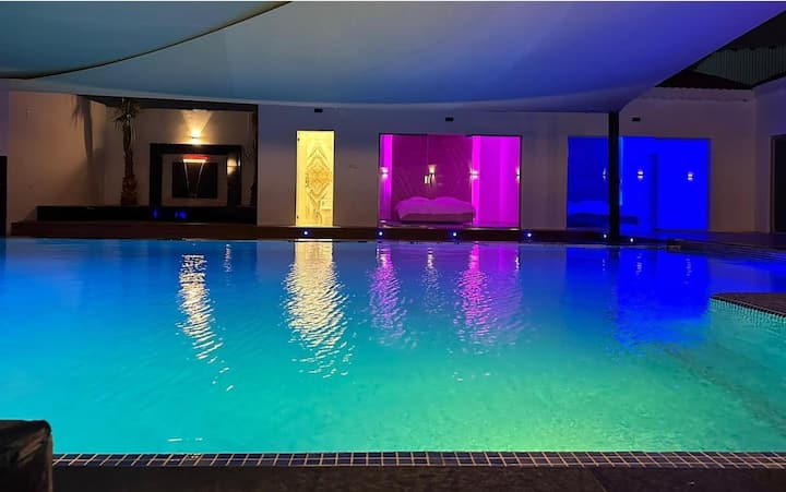 For Rent House With Swimming Pool In Manama - Bahrain