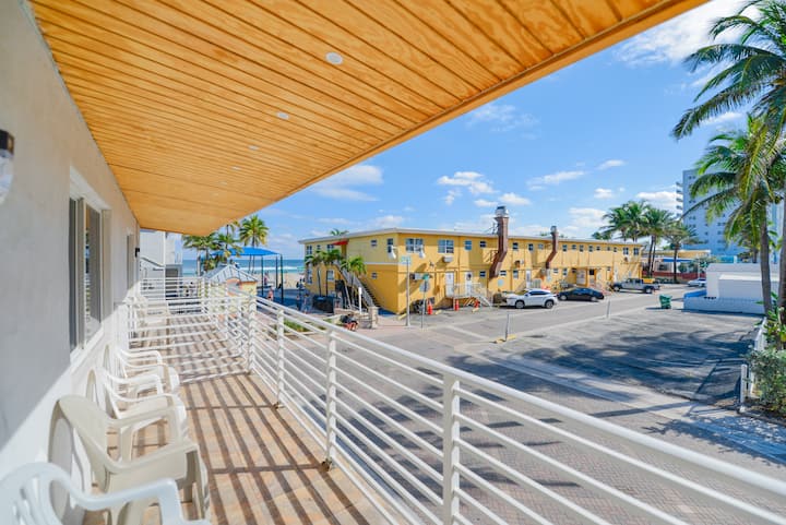 Dreamful Stay At Beach W/pool! - Hollywood