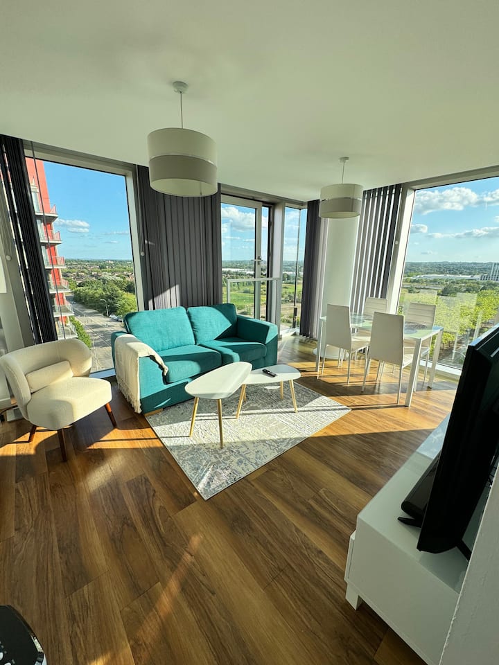 2 Bed Apartment At Central Milton Keynes (The Hub) - Milton Keynes