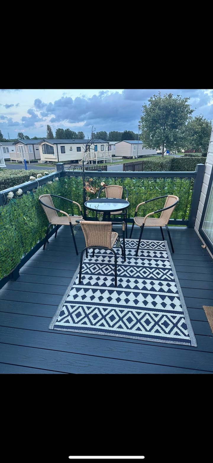 Modern Static Caravan - Lytham St Annes