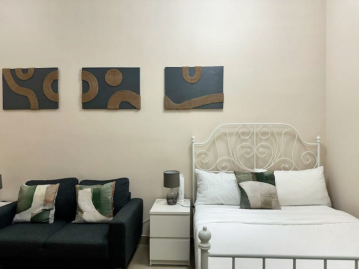 Studio Near Abu Dhabi Airport & Yas Island - Abu Dhabi