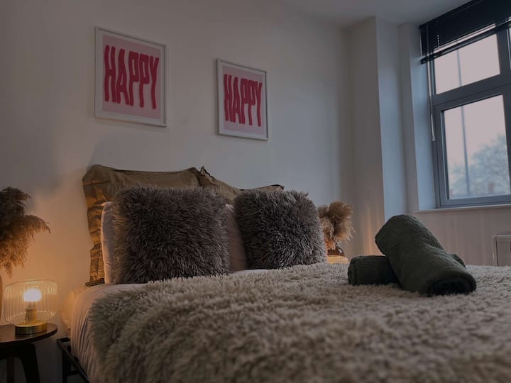 Groovy Central King Suite - Free Gym - Leicester
