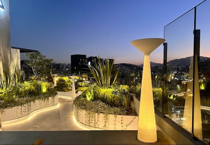 Rep. Del Salvador,  Estadio Olímpico, La Carolina - Quito