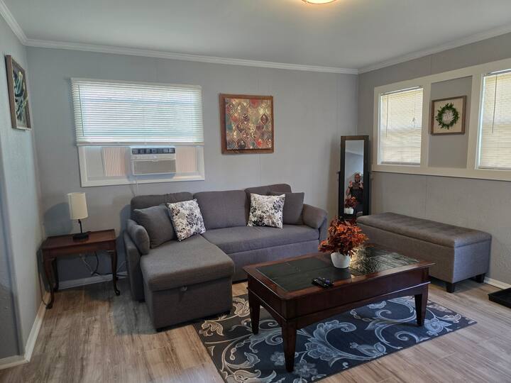 Peaceful Retreat: Newly Renovated 3 Bedroom 1 Bath - Hampton, VA