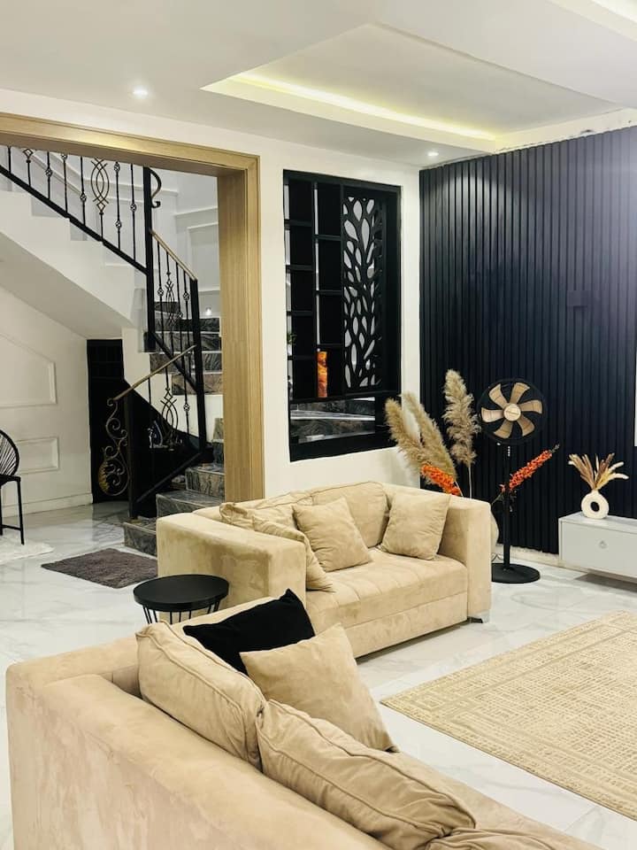 Douxndouce Luxurious 2 Bedroom - Abuja