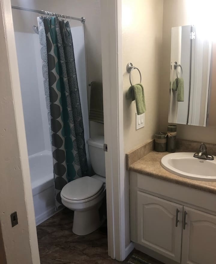 Lakefront Apartment - Concord, CA