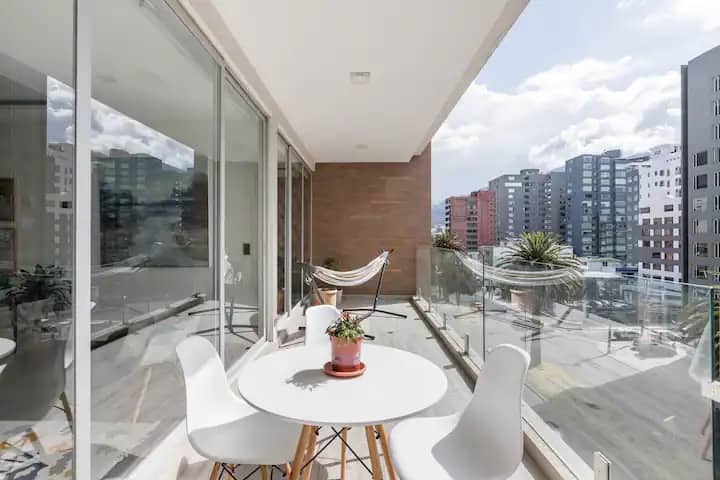 Suite With Xxl Balcony And City View - Quito