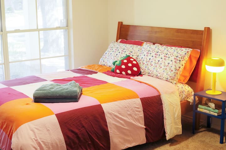 Cookbook Author's Casita: Berry Bedroom - Pflugerville, TX