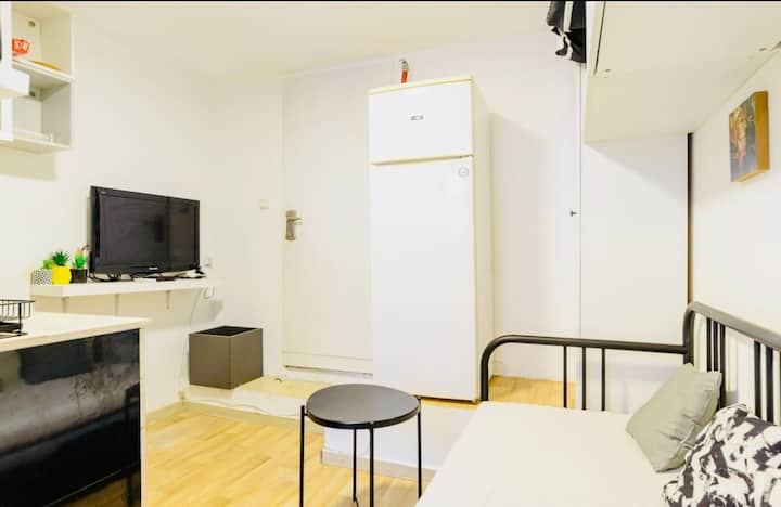 Tiny Room Tiny Price - Tel Aviv-Yafo