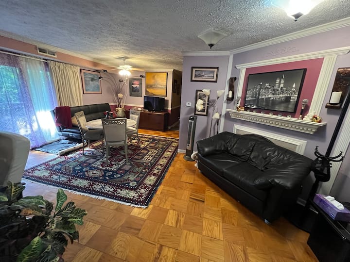 Keyless Entry Comfortable Apt - Owings Mills, MD