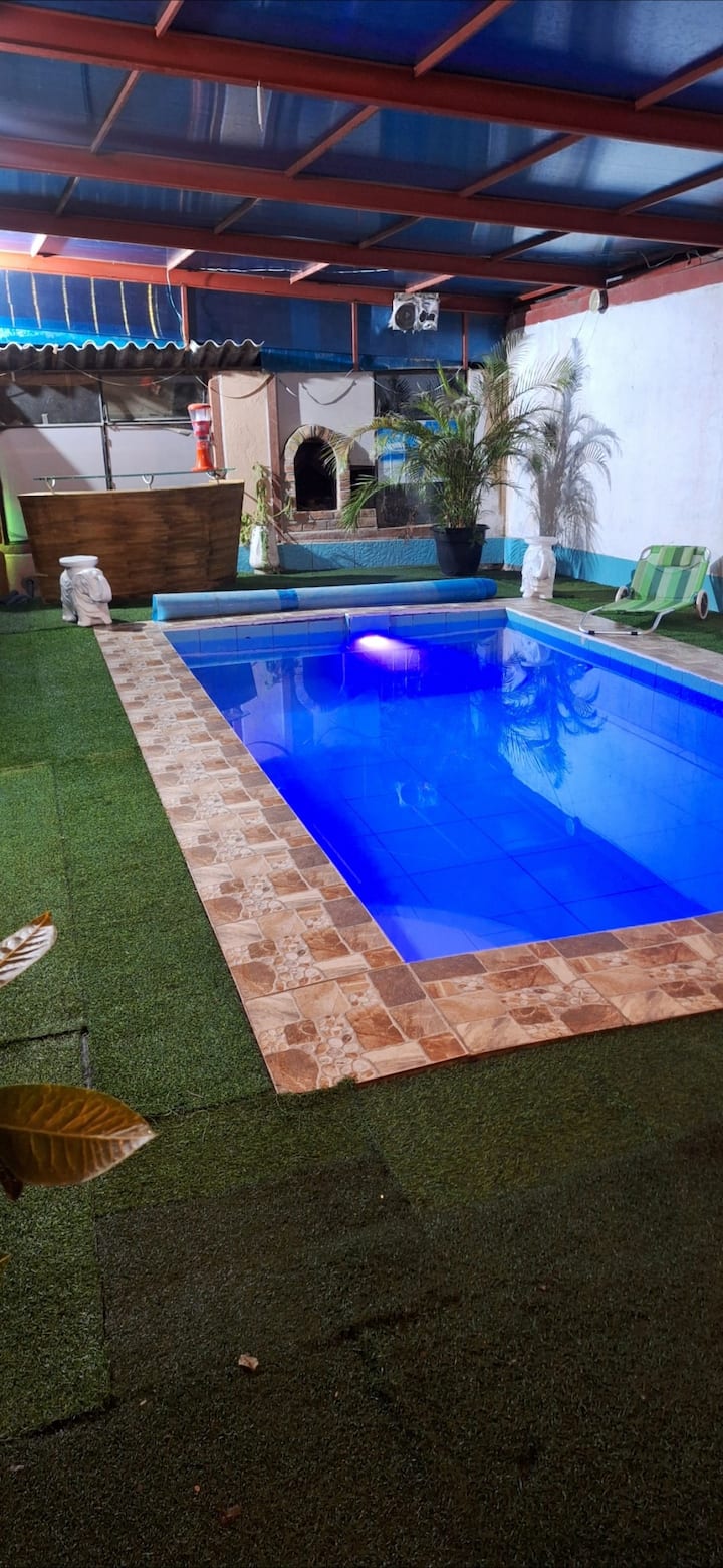 Casa Con Piscina - Quito