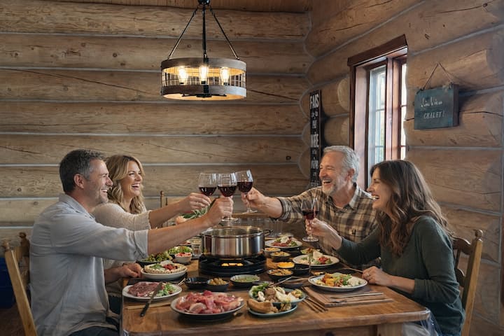 Maison En Bois Rond - Au Bord De La Rivière - Beaux Paysages - Québec