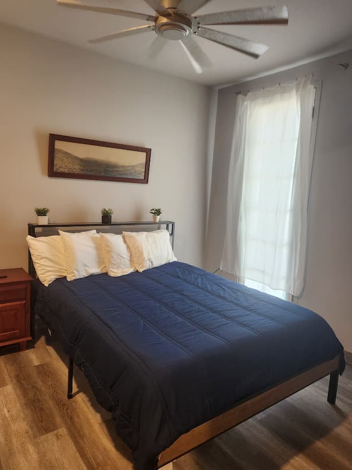 The Cycle Inn, #6, Queen Suite - Hermann, MO