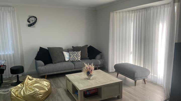 Cozy Holiday Home - Peppermint Grove Beach