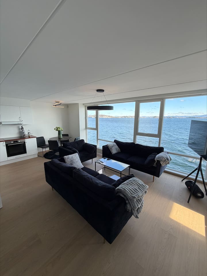 Sea View Apartment Close To City Center, 2br - スタバンゲル