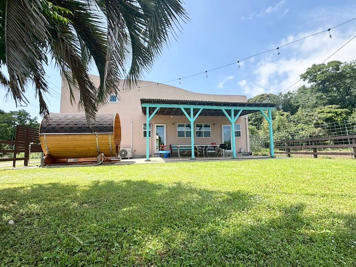 【丘上のパラダイス宿】バレルサウナ&水風呂/屋根付Bbq/隣接物件なし/水遊び&遊具有 - 富津市