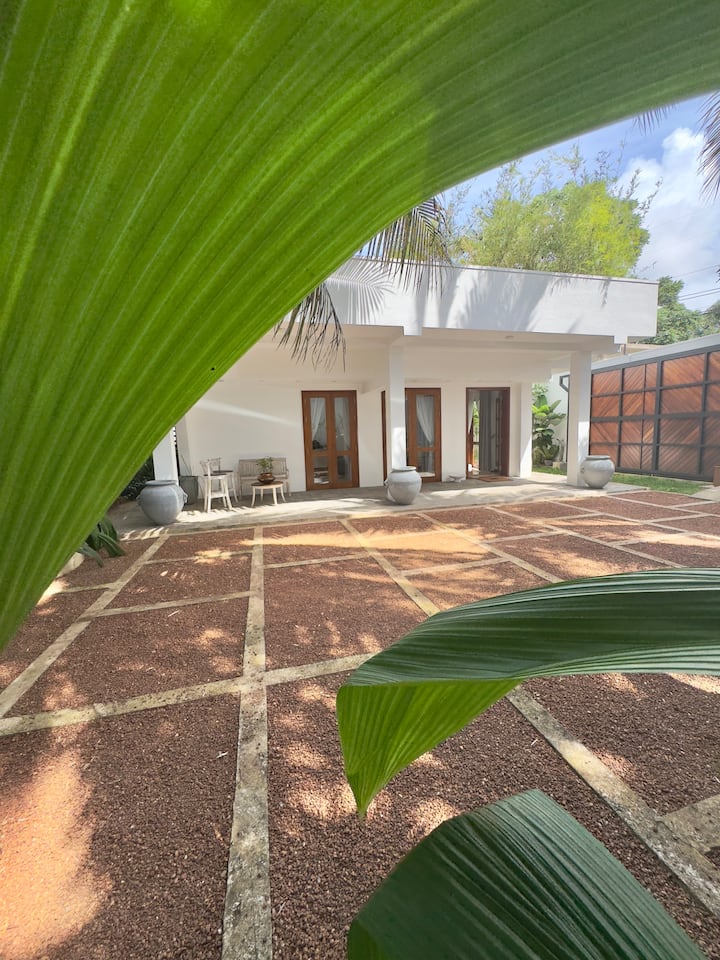 Stay In The Heart Of Colombo At Villa Vikasa - Colombo