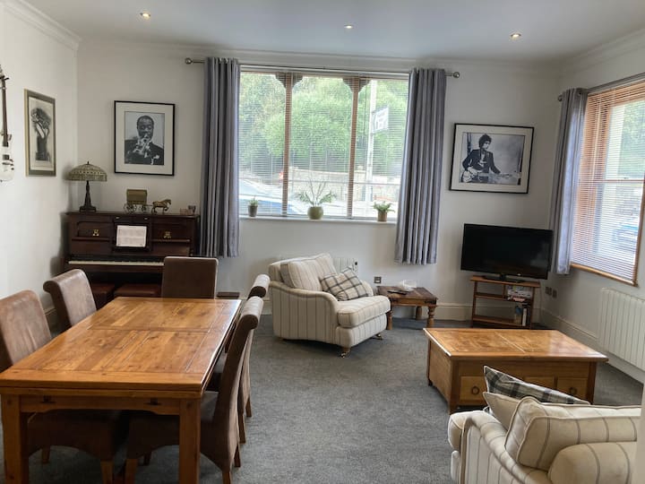 Groundfloor Beach Side Apartment - Folkestone