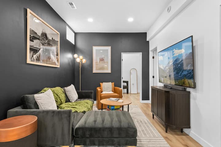 Stylish Platt Park Suite | Walk To Shopping+dining - Denver, CO