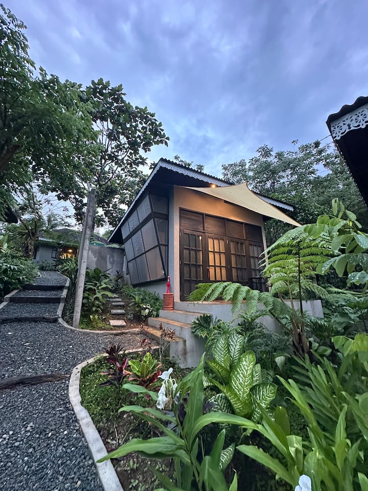 Halinaya Garden Casita 1: A Retreat Near Tagaytay - Amadeo
