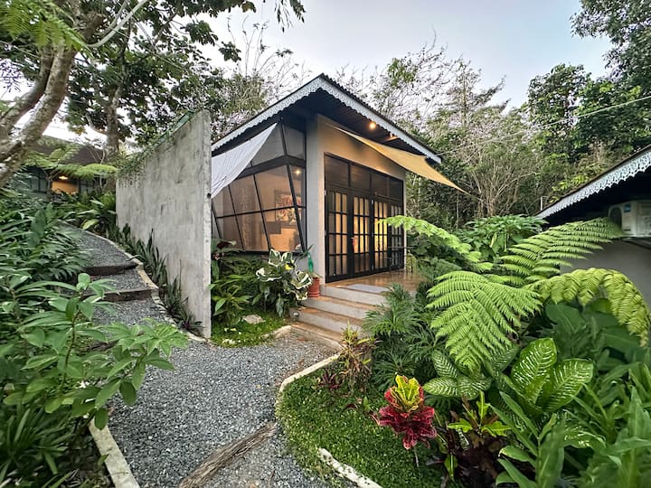 Halinaya Garden Casita 1: A Retreat Near Tagaytay - Philippines