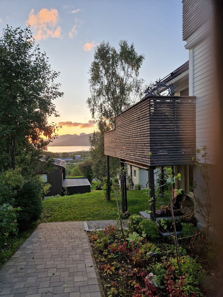 Comfy & Homely
High Quality
Sea View
Easy Access - Tromsø