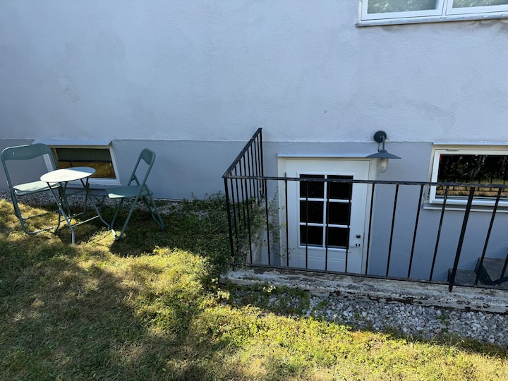 En Mysig Källarlägenhet I Visby - Visby