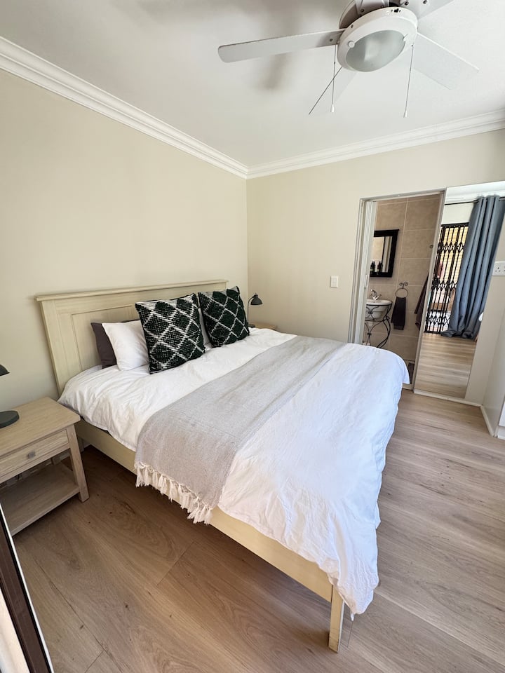 Biznus Room - Plettenberg Bay