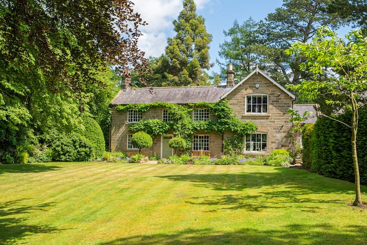 The Vicarage, Near Helmsley, North York Moors - Helmsley