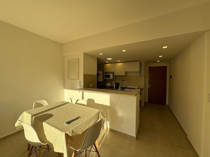 Mono A Estrenar 61 E/11 Y 12 - La Plata