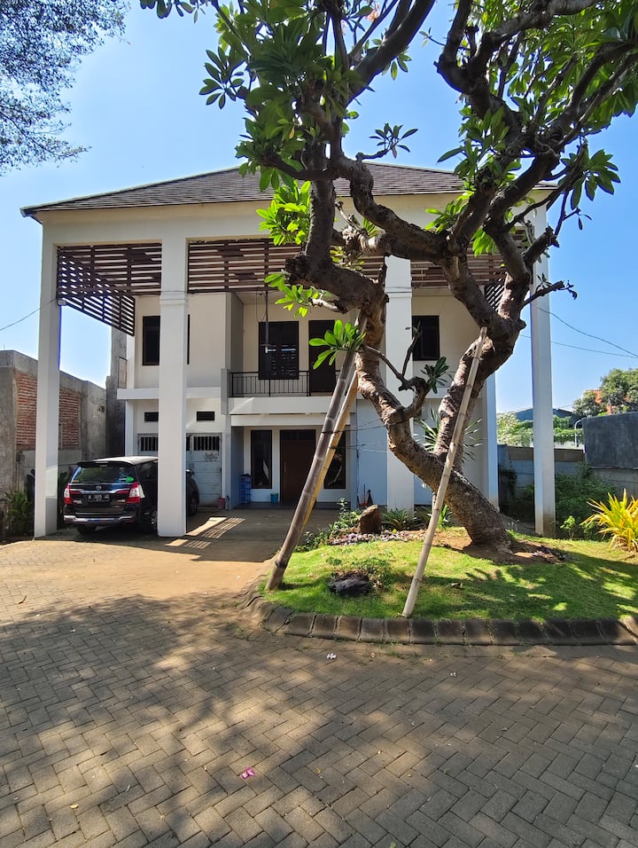 2 Storey House Near Bromo - Pasuruan