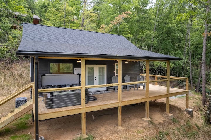 The Falcons Nest - Bryson City, NC