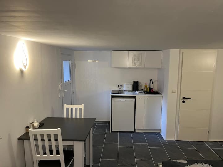 Neue 1 Zimmerwohnung Mit Küche Und Eigenem Bad - Lübeck