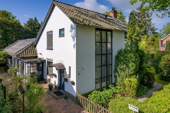 Cozy Attic Room Near City Center - Apeldoorn